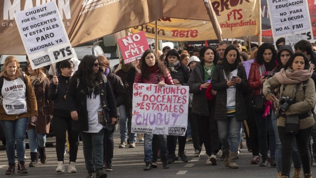 Gremios docentes dicen que la adhesión al paro fue "muy alta" en la ...