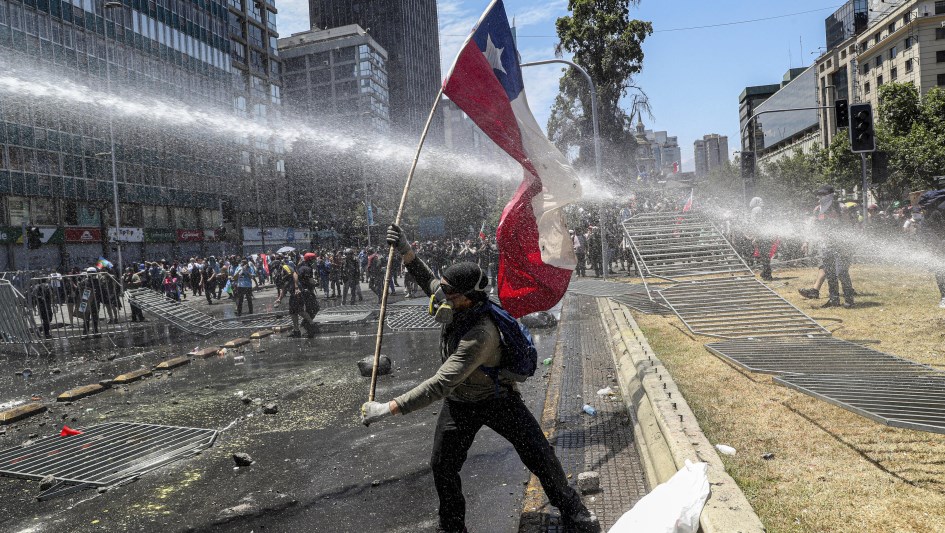 La jornada de protestas en Chile dejó 46 civiles heridos y 849 ...