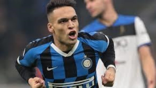 Inter le ofrece la duplicación del sueldo a Lautaro Martínez para que ... Inter le ofrece la duplicación del sueldo a Lautaro Martínez para que ...