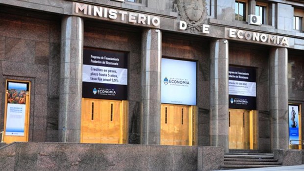 El Gobierno decidió usar los DEG del FMI para liberar reservar y hacer ...