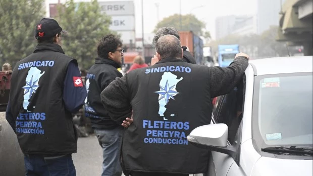 El sindicato de fleteros realiza un paro nacional de 24 horas en ...