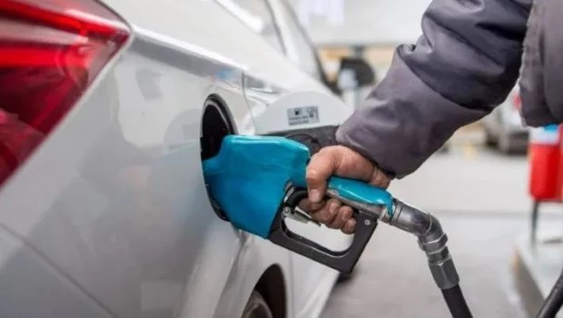 Se adelantó el aumento de las naftas y ya rige un incremento del 4,5 por ciento - Economía ...