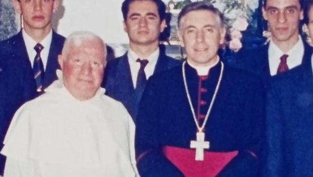 El padre Domingo, su “Diario de Malvinas” y el heroísmo sacerdotal ...