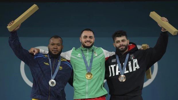 El búlgaro Karlos Nasar, oro y récord mundial en levantamiento de pesas ... El búlgaro Karlos Nasar, oro y récord mundial en levantamiento de pesas ...