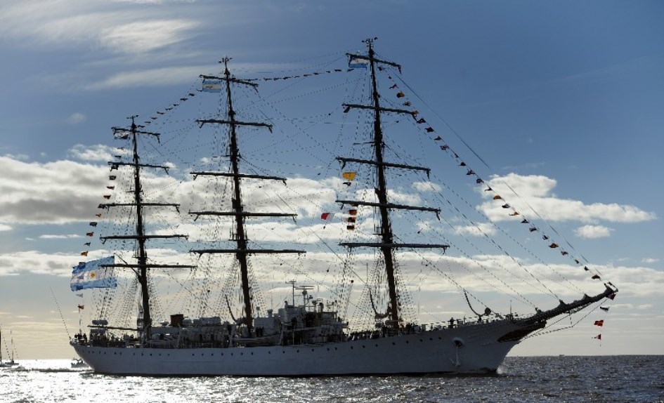 Arriba a Buenos Aires la Fragata Libertad, tras cumplir su 42° viaje de ...