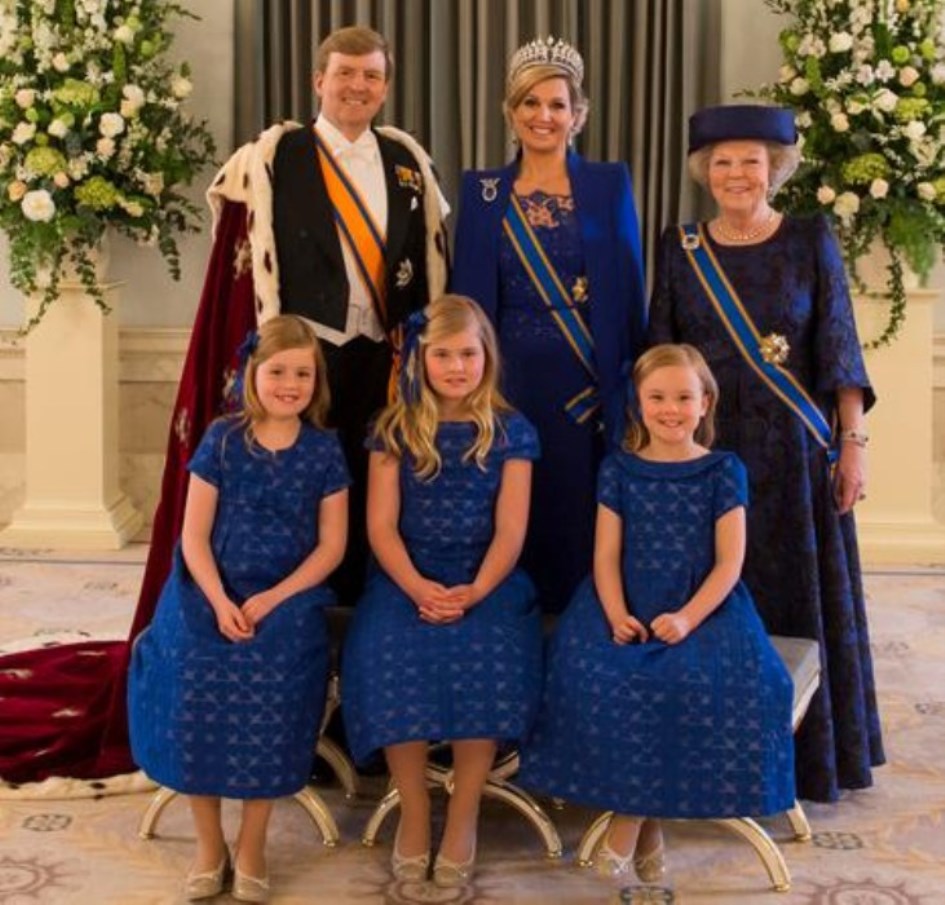 Tres generaciones de la realeza holandesa vestidas de azul - El mundo ... Tres generaciones de la realeza holandesa vestidas de azul - El mundo ...